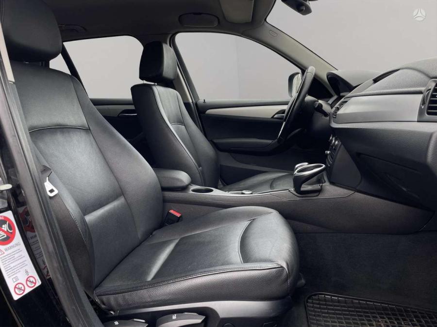 Melns BMW X1 2010 Viļņa, ar dzinēja tilpumu 2.00 L un nobraukumu 300 tūkst. km par 6999 €, foto 9 vietnē AUTOMOTO.COM.LV