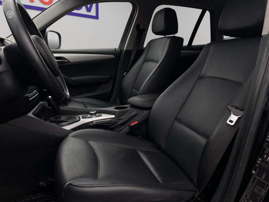 Melns BMW X1 2010 Viļņa, ar dzinēja tilpumu 2.00 L un nobraukumu 300 tūkst. km par 6999 €, foto 14 vietnē AUTOMOTO.COM.LV
