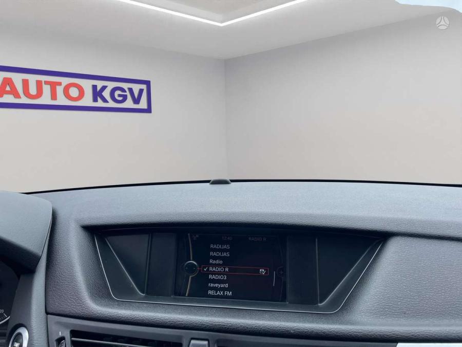 Melns BMW X1 2010 Viļņa, ar dzinēja tilpumu 2.00 L un nobraukumu 300 tūkst. km par 6999 €, foto 19 vietnē AUTOMOTO.COM.LV