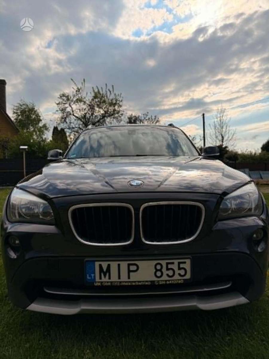 Melns BMW X1 2010 Viļņa, ar dzinēja tilpumu 2.00 L un nobraukumu 345 tūkst. km par 5000 €, foto 4 vietnē AUTOMOTO.COM.LV