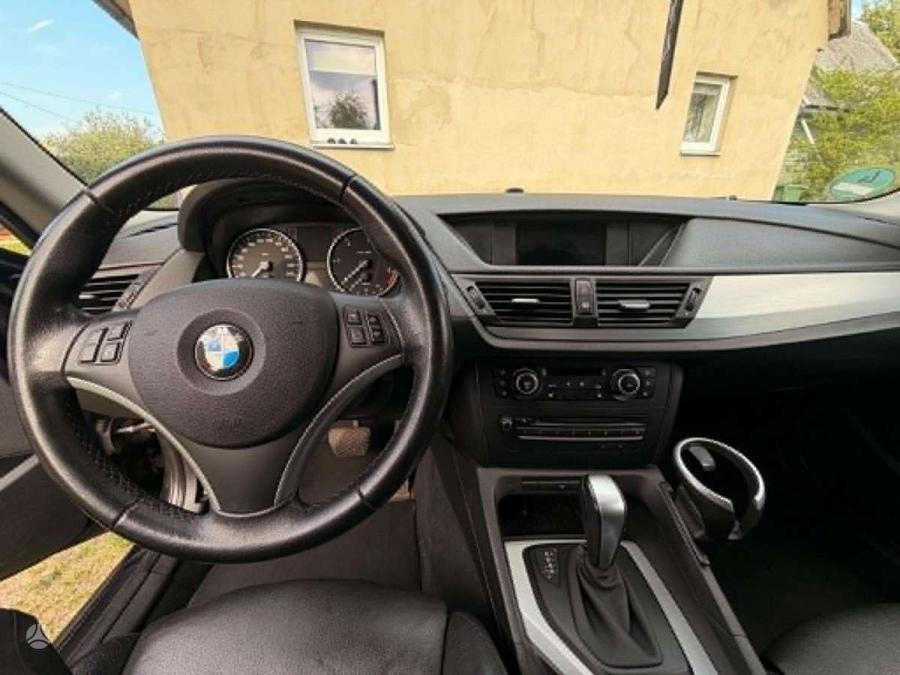 Melns BMW X1 2010 Viļņa, ar dzinēja tilpumu 2.00 L un nobraukumu 345 tūkst. km par 5000 €, foto 8 vietnē AUTOMOTO.COM.LV