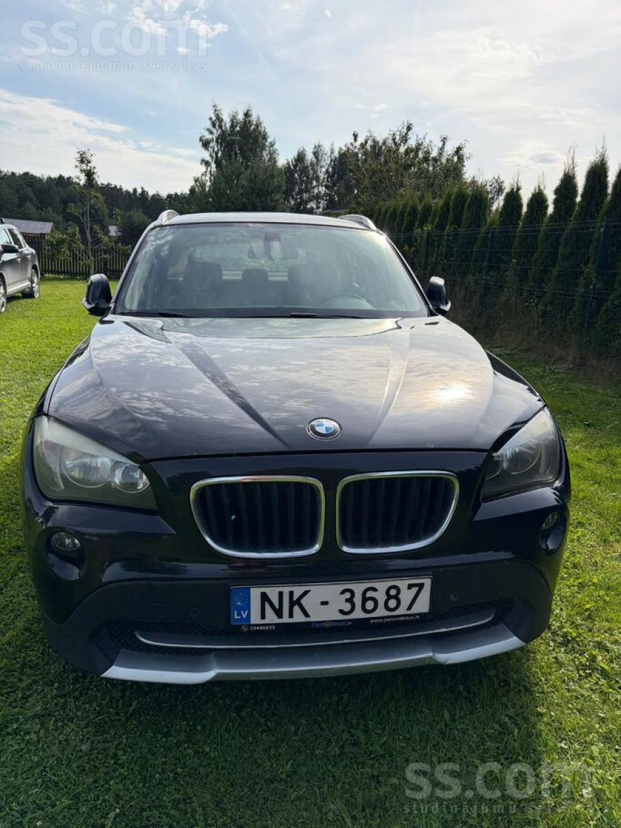 Black BMW X1 2010 in Riga, with an engine capacity of 2.00 L and mileage of 274 thousand km for 6500 €, photo 4 on AUTOMOTO.COM.LV