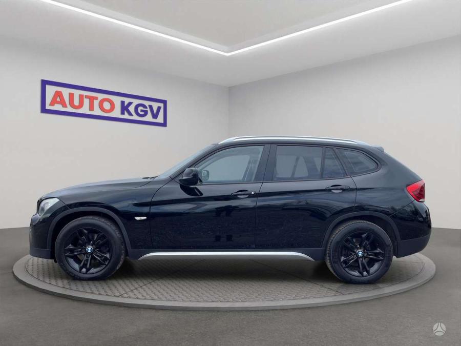 Melns BMW X1 2010 Viļņa, ar dzinēja tilpumu 2.00 L un nobraukumu 300 tūkst. km par 6999 €, foto 3 vietnē AUTOMOTO.COM.LV