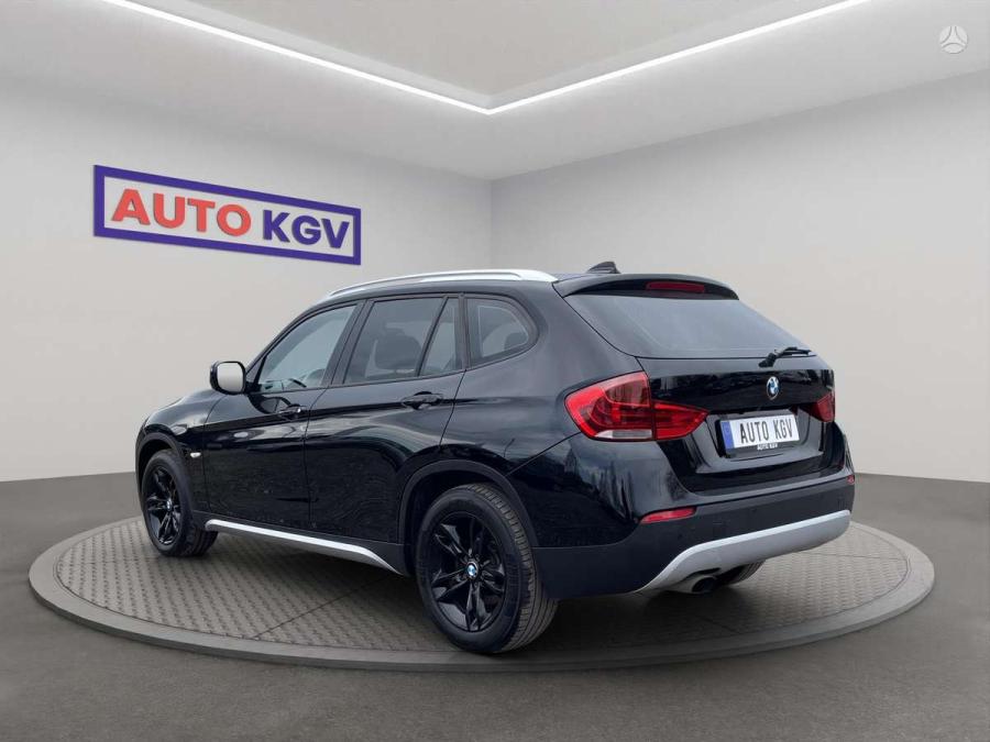 Melns BMW X1 2010 Viļņa, ar dzinēja tilpumu 2.00 L un nobraukumu 300 tūkst. km par 6999 €, foto 4 vietnē AUTOMOTO.COM.LV
