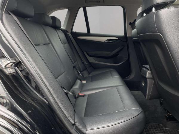 Black BMW X1 2010 in Vilnius, with an engine capacity of 2.00 L and mileage of 300 thousand km for 6999 €, photo 9 on AUTOMOTO.COM.LV