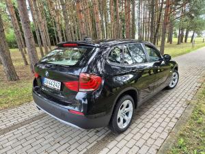 Black BMW X1 2010 in Utena, with an engine capacity of 3.00 L and mileage of 290 thousand km for 3490 €, photo 4 on AUTOMOTO.COM.LV