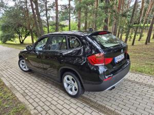 Black BMW X1 2010 in Utena, with an engine capacity of 3.00 L and mileage of 290 thousand km for 3490 €, photo 5 on AUTOMOTO.COM.LV