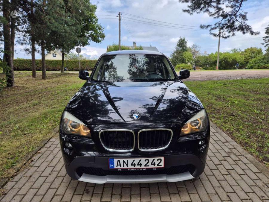 Black BMW X1 2010 in Utena, with an engine capacity of 3.00 L and mileage of 290 thousand km for 3490 €, photo 8 on AUTOMOTO.COM.LV