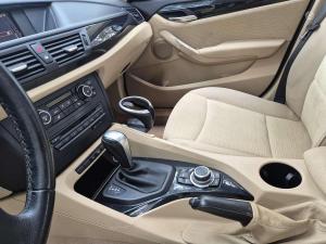 Black BMW X1 2010 in Utena, with an engine capacity of 3.00 L and mileage of 290 thousand km for 3490 €, photo 12 on AUTOMOTO.COM.LV