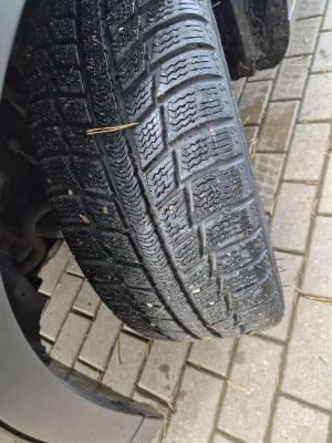 Black BMW X1 2010 in Utena, with an engine capacity of 3.00 L and mileage of 290 thousand km for 3490 €, photo 21 on AUTOMOTO.COM.LV