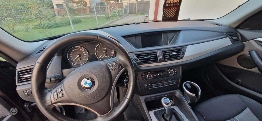 Melns BMW X1 2010 Viļņa, ar dzinēja tilpumu 2.00 L un nobraukumu 340 tūkst. km par 4200 €, foto 3 vietnē AUTOMOTO.COM.LV