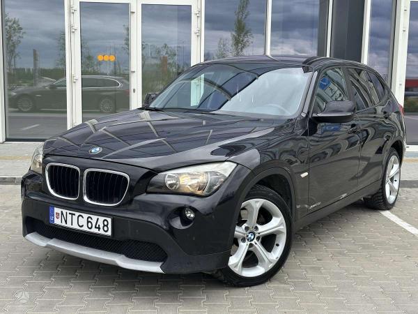 Black BMW X1 2010 in Vilnius, with an engine capacity of 2.00 L and mileage of 328 thousand km for 6150 €, photo 3 on AUTOMOTO.COM.LV