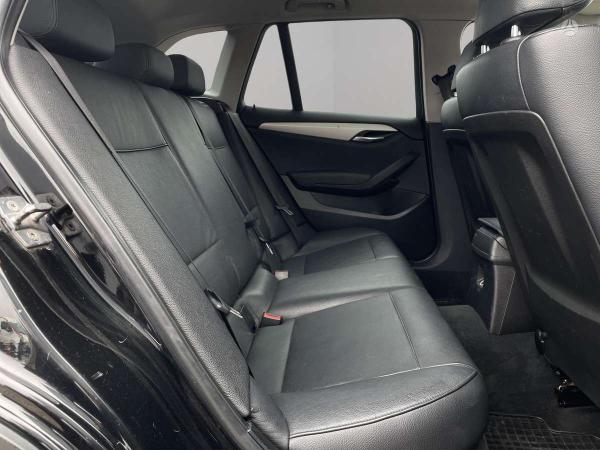 Black BMW X1 2010 in Vilnius, with an engine capacity of 2.00 L and mileage of 300 thousand km for 6999 €, photo 10 on AUTOMOTO.COM.LV