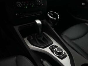 Black BMW X1 2010 in Vilnius, with an engine capacity of 2.00 L and mileage of 300 thousand km for 6999 €, photo 18 on AUTOMOTO.COM.LV