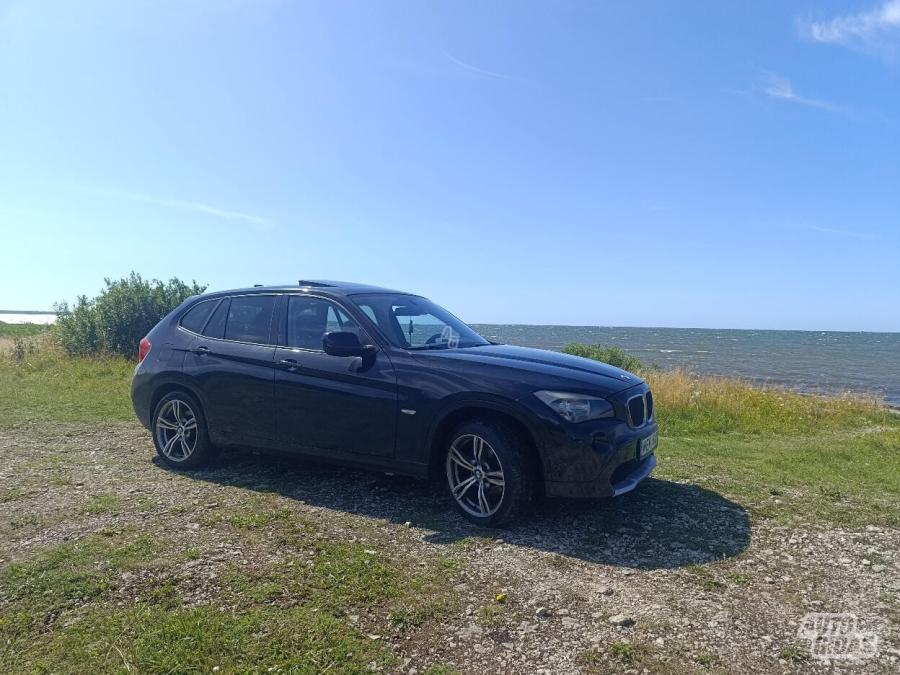 Black BMW X1 2010 in Vilnius, with an engine capacity of 2.00 L and mileage of 230 thousand km for 5300 €, photo 4 on AUTOMOTO.COM.LV