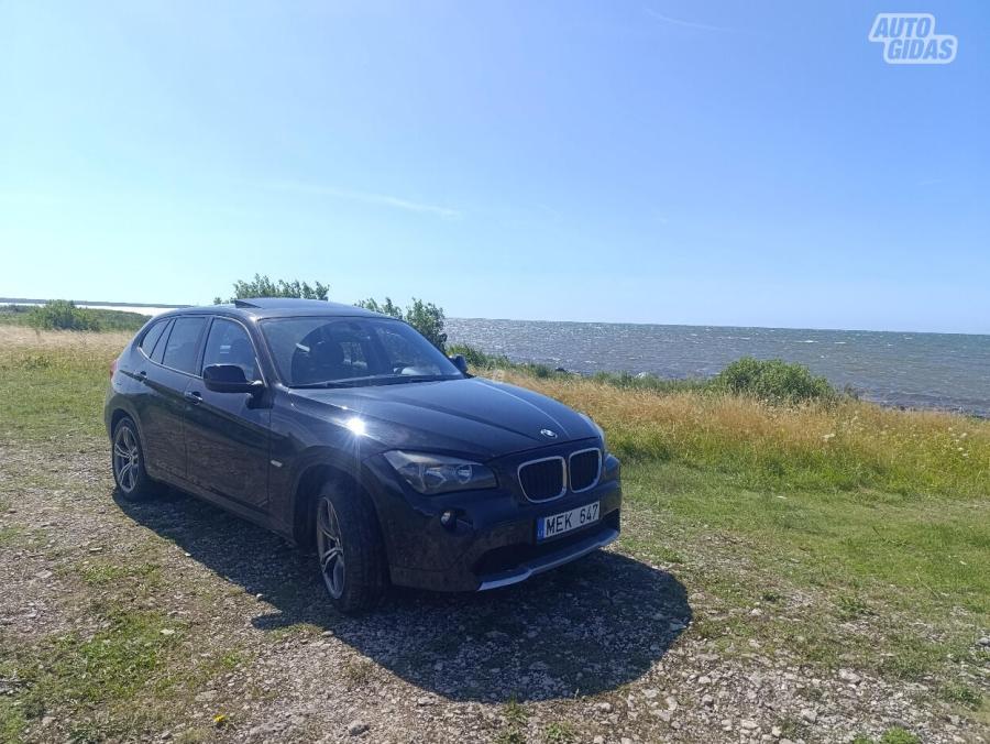 Black BMW X1 2010 in Vilnius, with an engine capacity of 2.00 L and mileage of 230 thousand km for 5300 €, photo 6 on AUTOMOTO.COM.LV