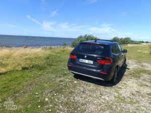Black BMW X1 2010 in Vilnius, with an engine capacity of 2.00 L and mileage of 230 thousand km for 5300 €, photo 7 on AUTOMOTO.COM.LV