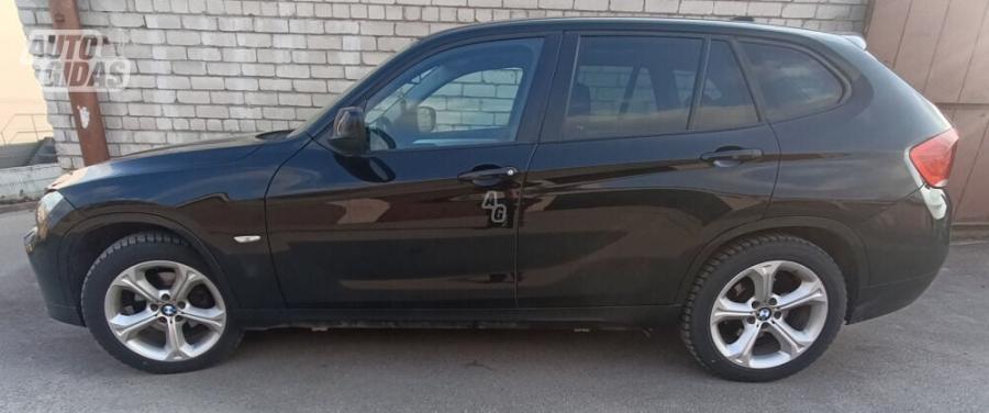 Black BMW X1 2010 in Vilnius, with an engine capacity of 2.00 L and mileage of 230 thousand km for 5300 €, photo 16 on AUTOMOTO.COM.LV