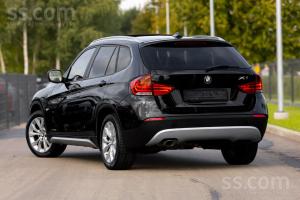 Melns BMW X1 2010 Jelgava, ar dzinēja tilpumu 2.00 L un nobraukumu 0 tūkst. km par 7900 €, foto 5 vietnē AUTOMOTO.COM.LV