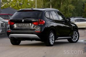 Melns BMW X1 2010 Jelgava, ar dzinēja tilpumu 2.00 L un nobraukumu 0 tūkst. km par 7900 €, foto 7 vietnē AUTOMOTO.COM.LV