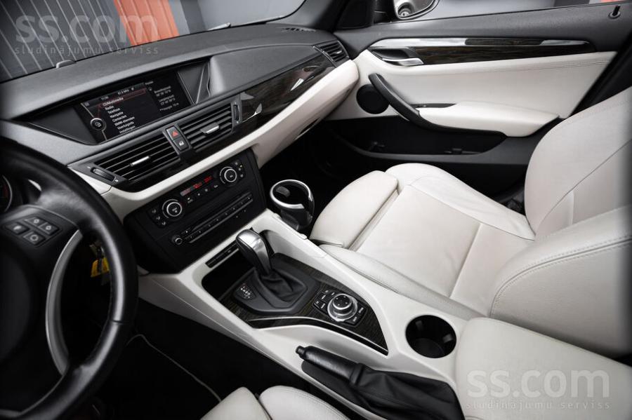 Melns BMW X1 2010 Jelgava, ar dzinēja tilpumu 2.00 L un nobraukumu 0 tūkst. km par 7900 €, foto 17 vietnē AUTOMOTO.COM.LV
