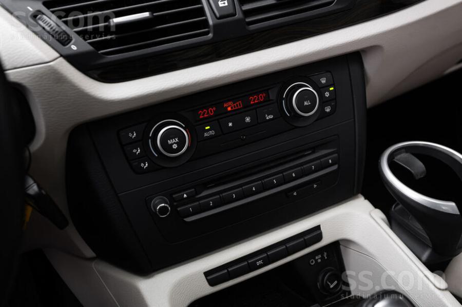 Melns BMW X1 2010 Jelgava, ar dzinēja tilpumu 2.00 L un nobraukumu 0 tūkst. km par 7900 €, foto 19 vietnē AUTOMOTO.COM.LV