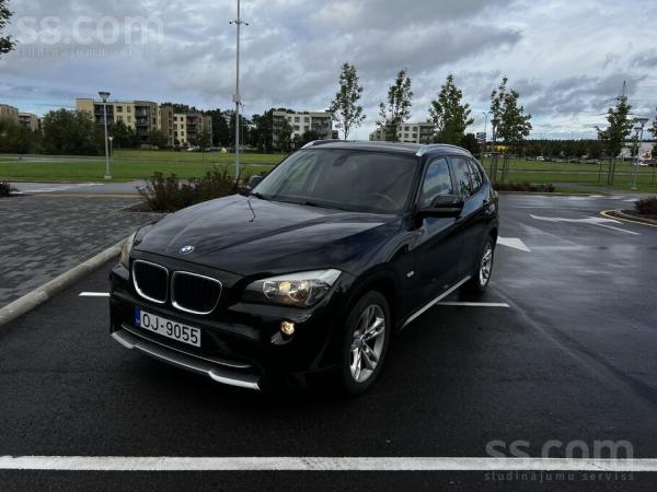 Melns BMW X1 2010 Rīga, ar dzinēja tilpumu 2.00 L un nobraukumu 343 tūkst. km par 4500 €, foto 1 vietnē AUTOMOTO.COM.LV