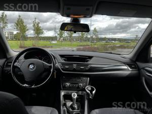 Black BMW X1 2010 in Riga, with an engine capacity of 2.00 L and mileage of 343 thousand km for 4500 €, photo 8 on AUTOMOTO.COM.LV