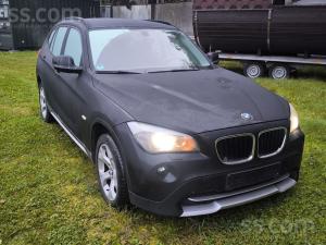 Black BMW X1 2010 in Riga, with an engine capacity of 2.00 L and mileage of 261 thousand km for 3950 €, photo  on AUTOMOTO.COM.LV