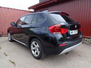 Melns BMW X1 2011 Liepāja, ar dzinēja tilpumu 2.00 L un nobraukumu 269 tūkst. km par 10300 €, foto 3 vietnē AUTOMOTO.COM.LV