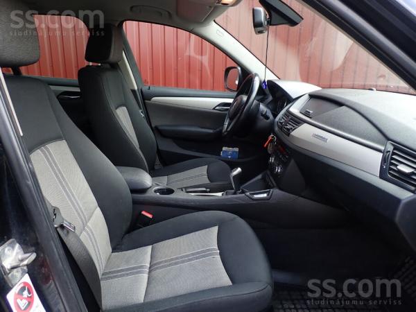 Black BMW X1 2011 in Liepaja, with an engine capacity of 2.00 L and mileage of 269 thousand km for 6950 €, photo 6 on AUTOMOTO.COM.LV