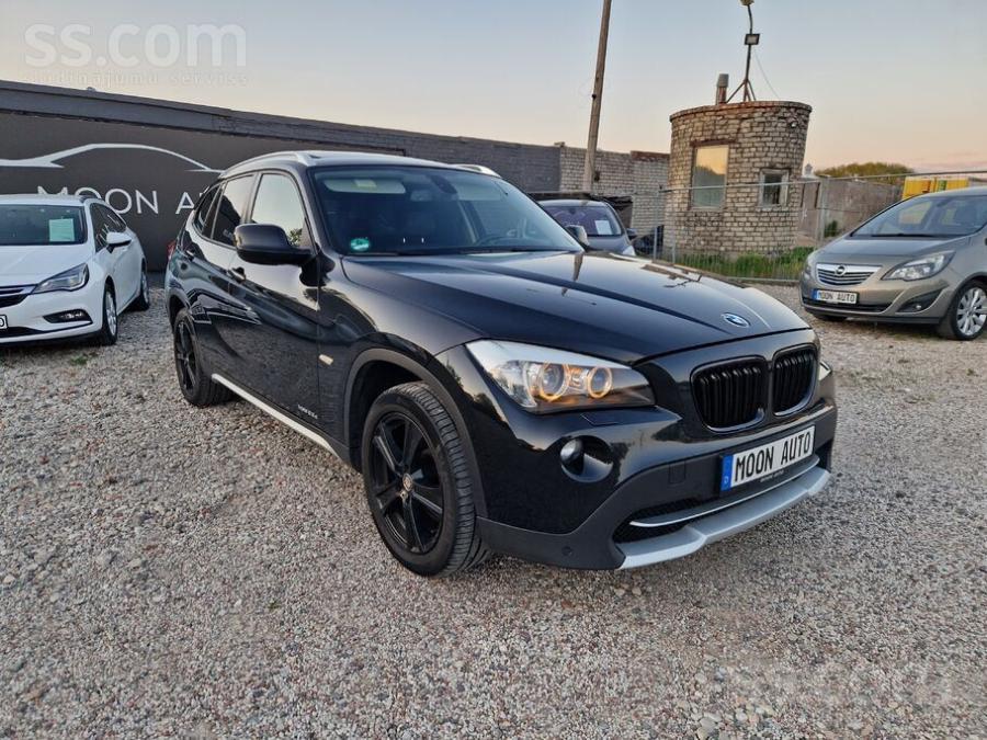 Black BMW X1 2011 in Liepaja, with an engine capacity of 2.00 L and mileage of 284 thousand km for 16000 €, photo 3 on AUTOMOTO.COM.LV