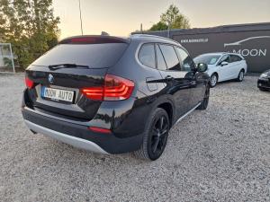 Black BMW X1 2011 in Liepaja, with an engine capacity of 2.00 L and mileage of 284 thousand km for 16000 €, photo 6 on AUTOMOTO.COM.LV