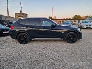 Black BMW X1 2011 in Liepaja, with an engine capacity of 2.00 L and mileage of 284 thousand km for 16000 €, photo 7 on AUTOMOTO.COM.LV