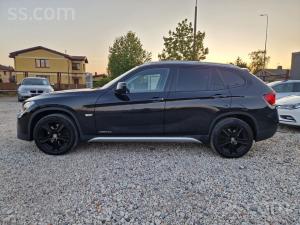 Black BMW X1 2011 in Liepaja, with an engine capacity of 2.00 L and mileage of 284 thousand km for 16000 €, photo 8 on AUTOMOTO.COM.LV