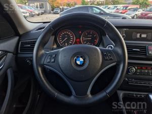 Black BMW X1 2011 in Liepaja, with an engine capacity of 2.00 L and mileage of 284 thousand km for 16000 €, photo 11 on AUTOMOTO.COM.LV
