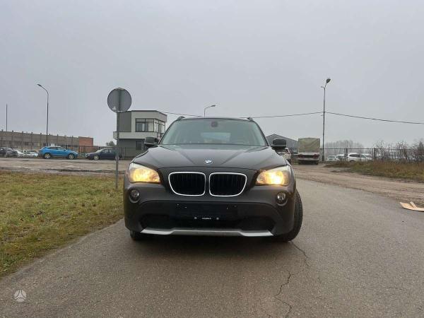 Melns BMW X1 2011 Šauļi, ar dzinēja tilpumu 2.00 L un nobraukumu 274 tūkst. km par 6200 €, foto 7 vietnē AUTOMOTO.COM.LV