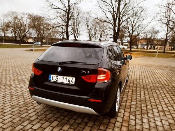 Melns BMW X1 2011 Jelgava, ar dzinēja tilpumu 2.00 L un nobraukumu 292 tūkst. km par 6700 €, foto 4 vietnē AUTOMOTO.COM.LV