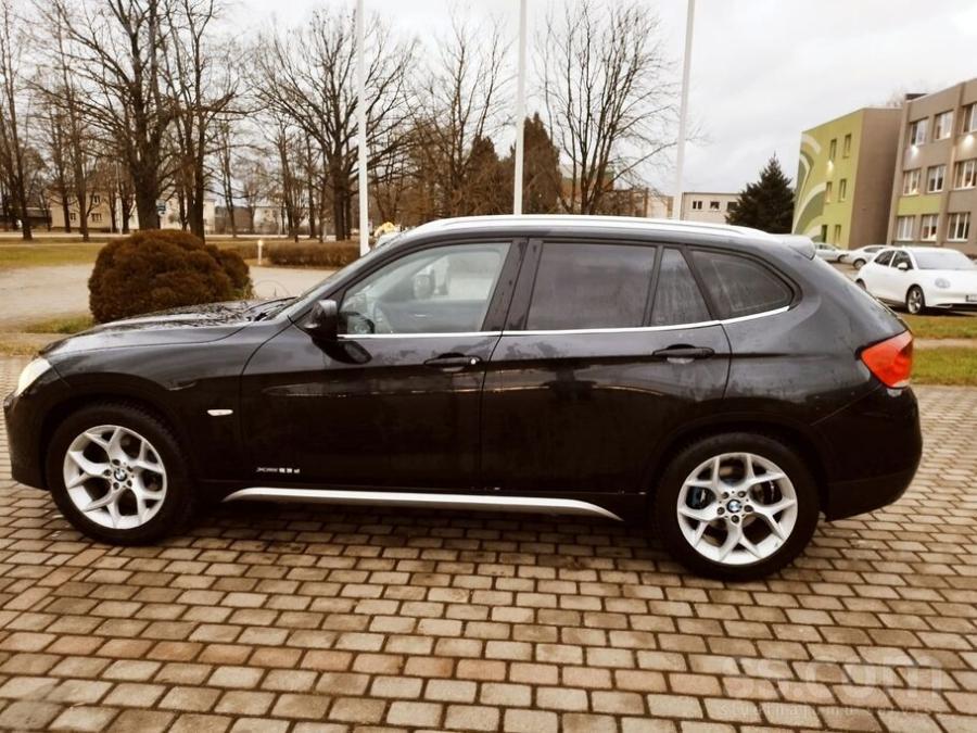 Black BMW X1 2011 in Jelgava, with an engine capacity of 2.00 L and mileage of 292 thousand km for 6700 €, photo 12 on AUTOMOTO.COM.LV