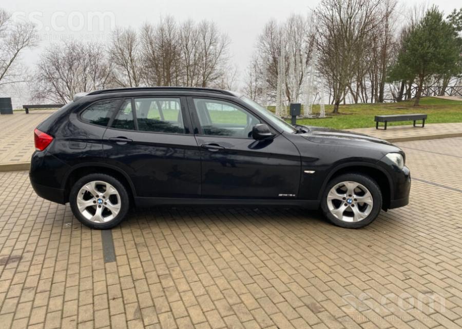 Melns BMW X1 2011 Rīga, ar dzinēja tilpumu 2.00 L un nobraukumu 270 tūkst. km par 6150 €, foto 2 vietnē AUTOMOTO.COM.LV