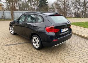 Melns BMW X1 2011 Rīga, ar dzinēja tilpumu 2.00 L un nobraukumu 270 tūkst. km par 6150 €, foto 4 vietnē AUTOMOTO.COM.LV