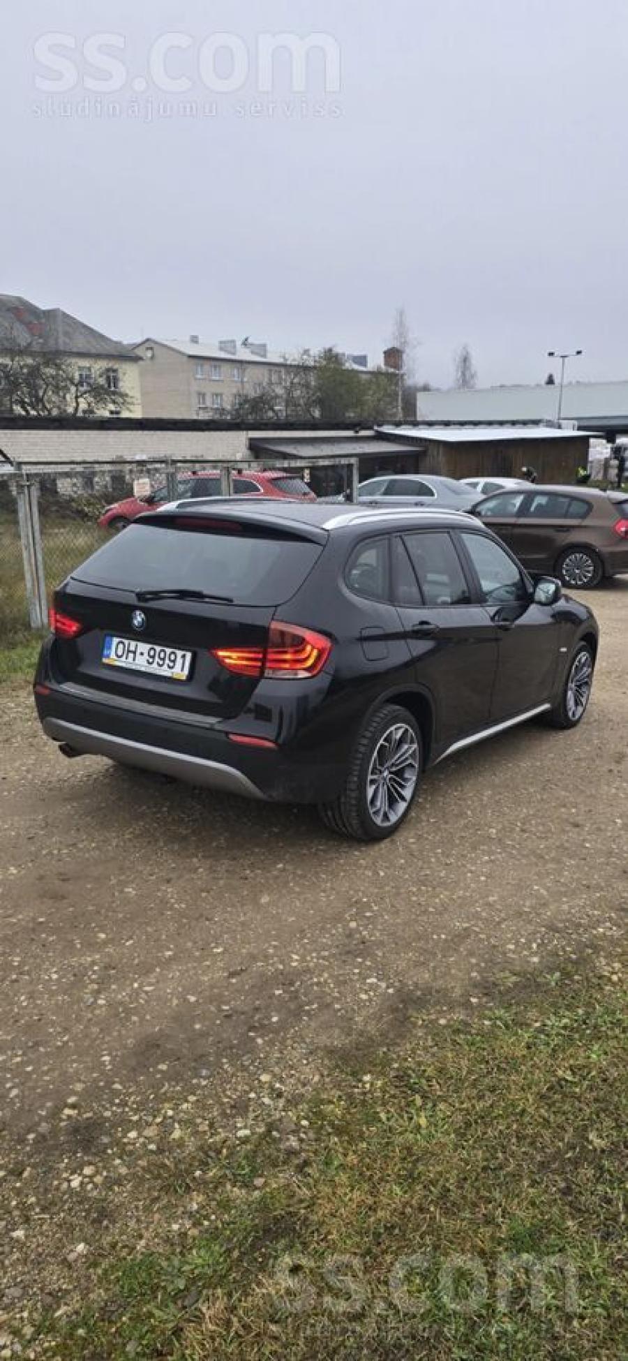 Black BMW X1 2011 in Madona, with an engine capacity of 2.00 L and mileage of 252 thousand km for 8000 €, photo 7 on AUTOMOTO.COM.LV
