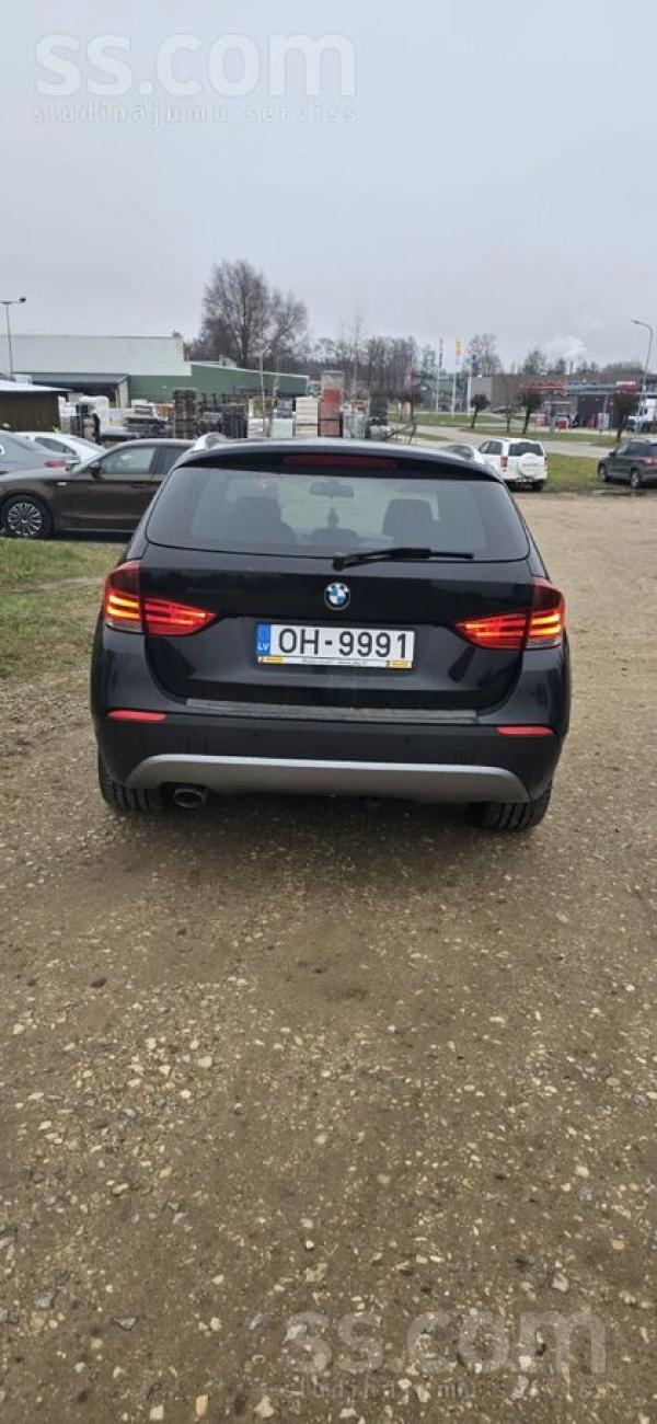 Black BMW X1 2011 in Madona, with an engine capacity of 2.00 L and mileage of 252 thousand km for 8000 €, photo 9 on AUTOMOTO.COM.LV