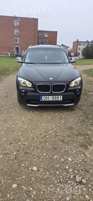 Black BMW X1 2011 in Madona, with an engine capacity of 2.00 L and mileage of 252 thousand km for 8000 €, photo 11 on AUTOMOTO.COM.LV