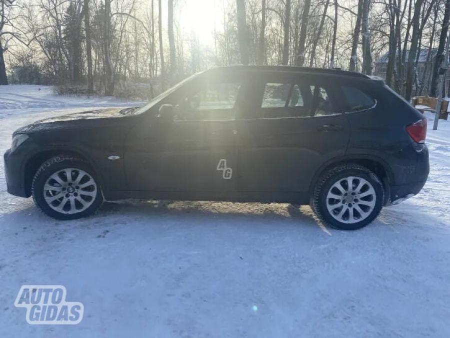Black BMW X1 2011 in Prienai, with an engine capacity of 2.00 L and mileage of 296 thousand km for 5500 €, photo 2 on AUTOMOTO.COM.LV