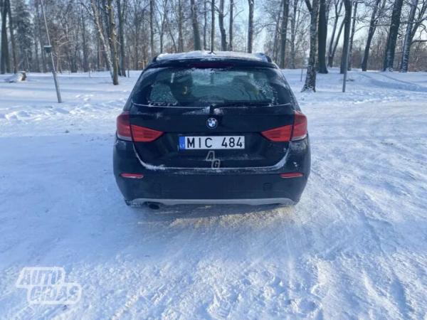Black BMW X1 2011 in Prienai, with an engine capacity of 2.00 L and mileage of 296 thousand km for 5500 €, photo 4 on AUTOMOTO.COM.LV