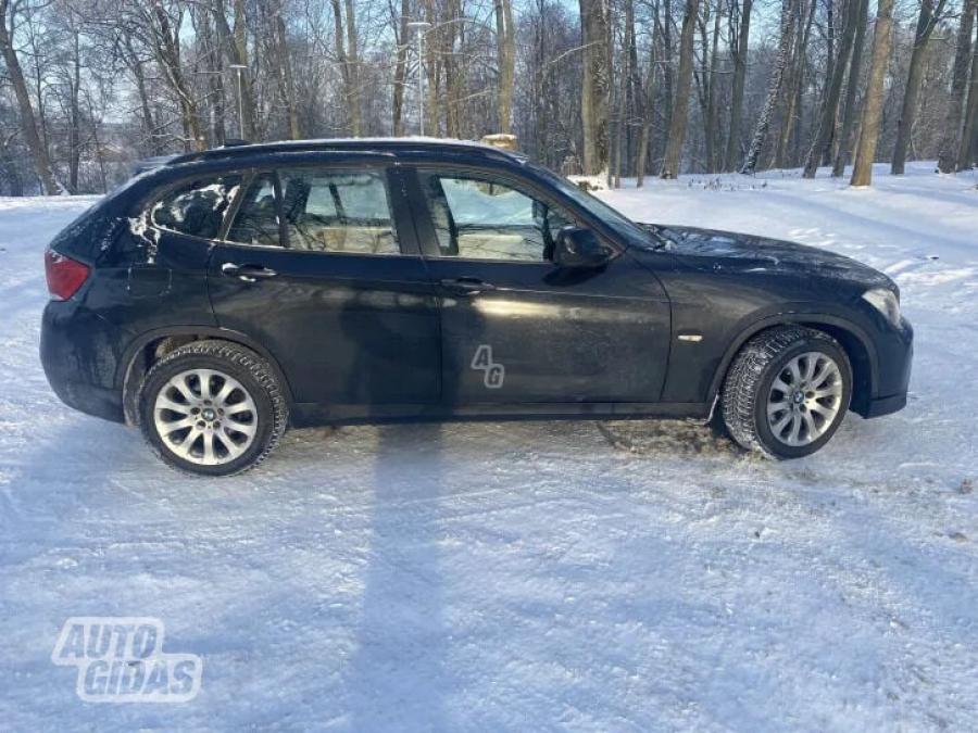 Black BMW X1 2011 in Prienai, with an engine capacity of 2.00 L and mileage of 296 thousand km for 5500 €, photo 6 on AUTOMOTO.COM.LV