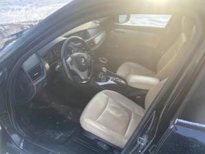 Black BMW X1 2011 in Prienai, with an engine capacity of 2.00 L and mileage of 296 thousand km for 5500 €, photo 9 on AUTOMOTO.COM.LV