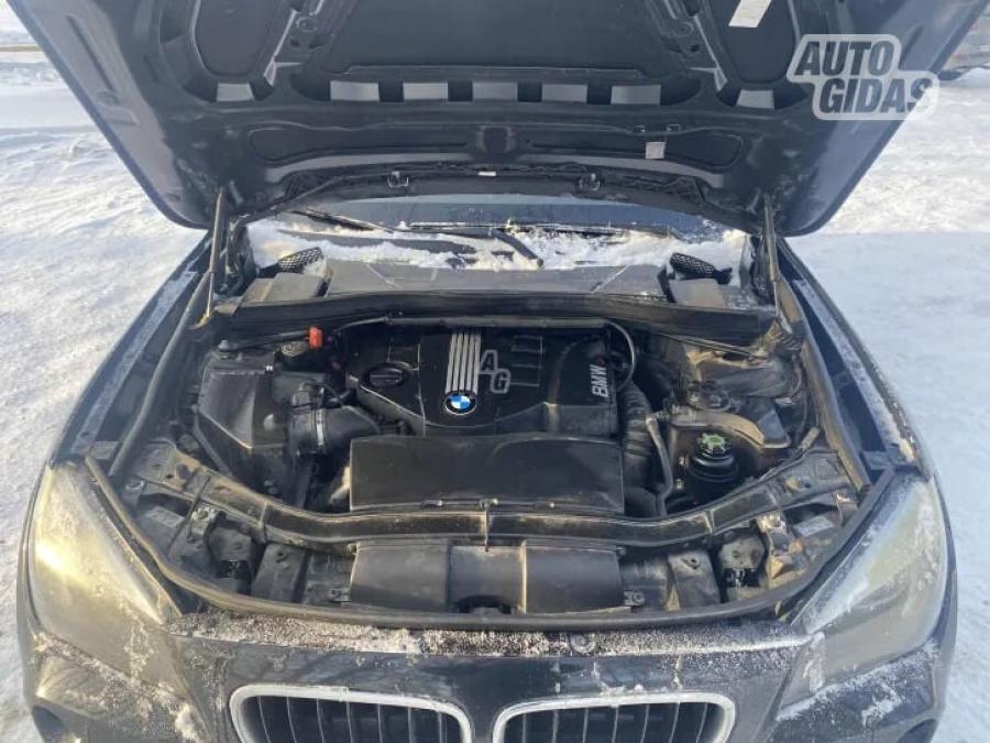 Black BMW X1 2011 in Prienai, with an engine capacity of 2.00 L and mileage of 296 thousand km for 5500 €, photo 14 on AUTOMOTO.COM.LV