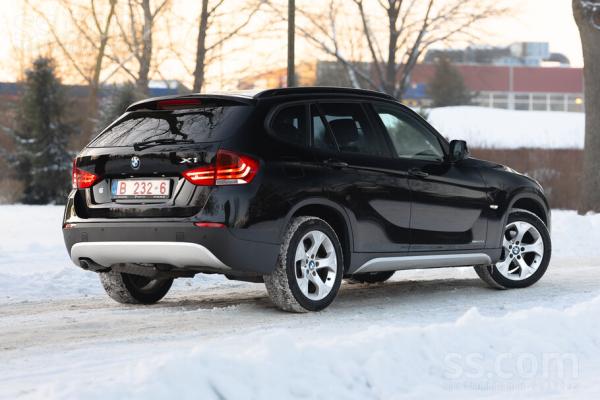 Melns BMW X1 2011 Jelgava, ar dzinēja tilpumu 2.00 L un nobraukumu 223 tūkst. km par 7990 €, foto 7 vietnē AUTOMOTO.COM.LV